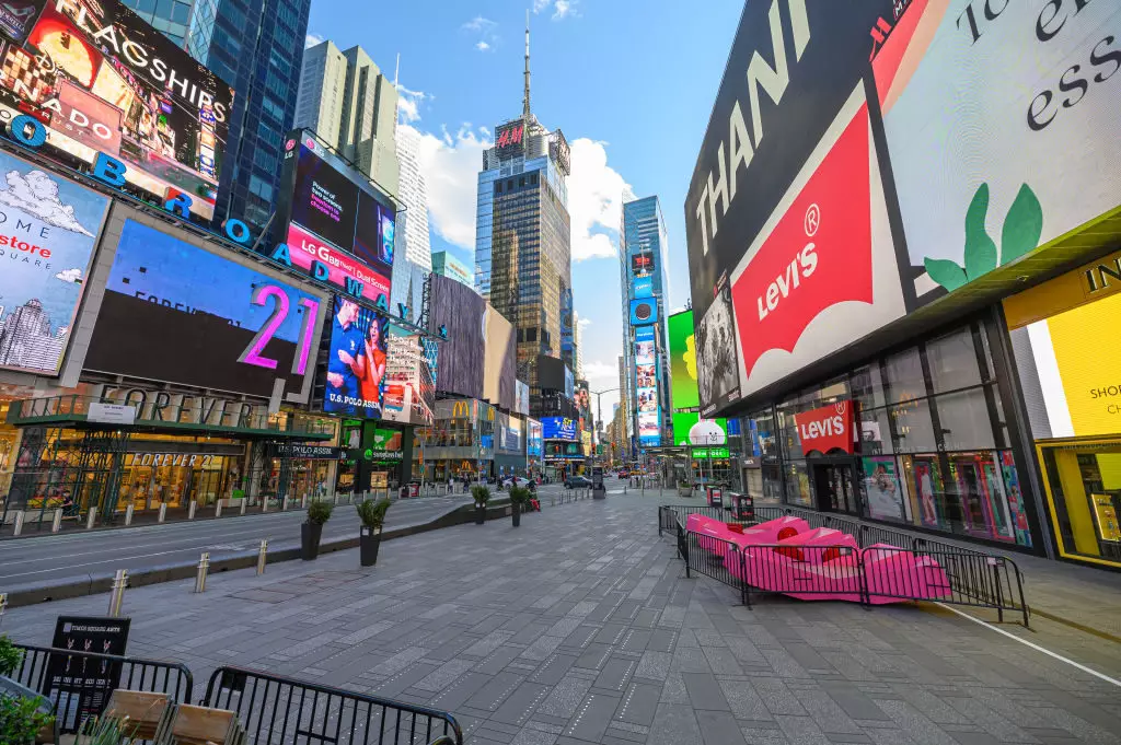 Unha vista de Times Square durante a pandemia de coronavirus o 7 de maio de 2020 na cidade de Nova York. Foto: Noam Galai/Getty Images.