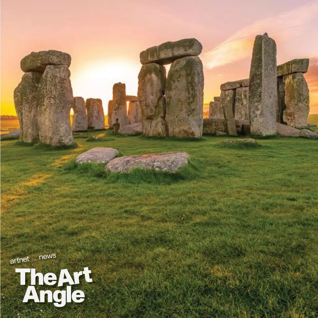 Stonehenge a fitowar rana a cikin 2015. Hoto daga Freesally, yankin jama'a.