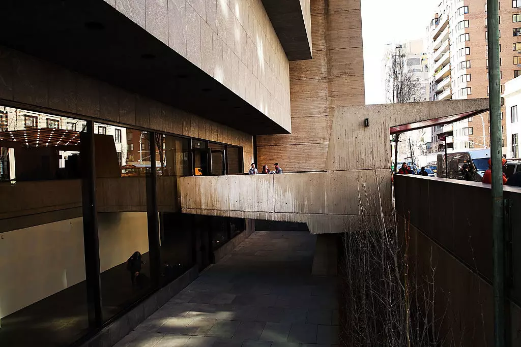 ด้านนอกของพิพิธภัณฑ์แห่งใหม่ The Met Breuer การขยายตัวของพิพิธภัณฑ์ศิลปะเมโทรโพลิแทน ภาพถ่ายโดย Spencer Platt / Getty Images