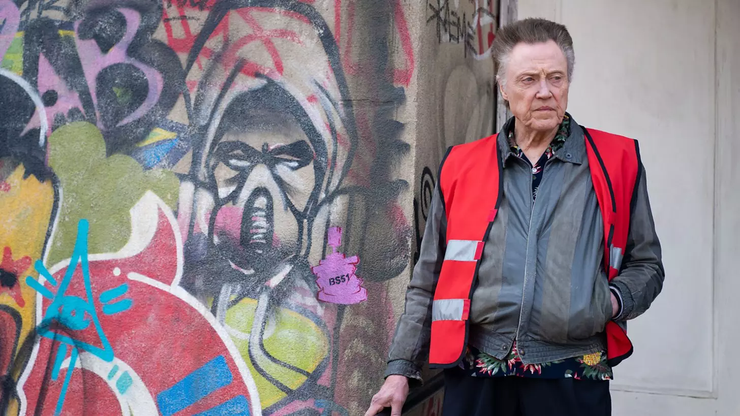 Tak, Christopher Walken osobiście zniszczył autentyczną grafikę uliczną autorstwa Banksy'ego podczas kręcenia programu telewizyjnego BBC