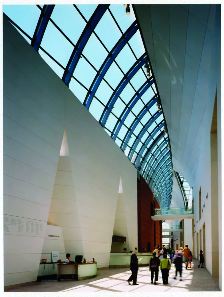 Ny Peabody Essex Museum Atrium. Avy amin'ny Museum Peabody Essex.