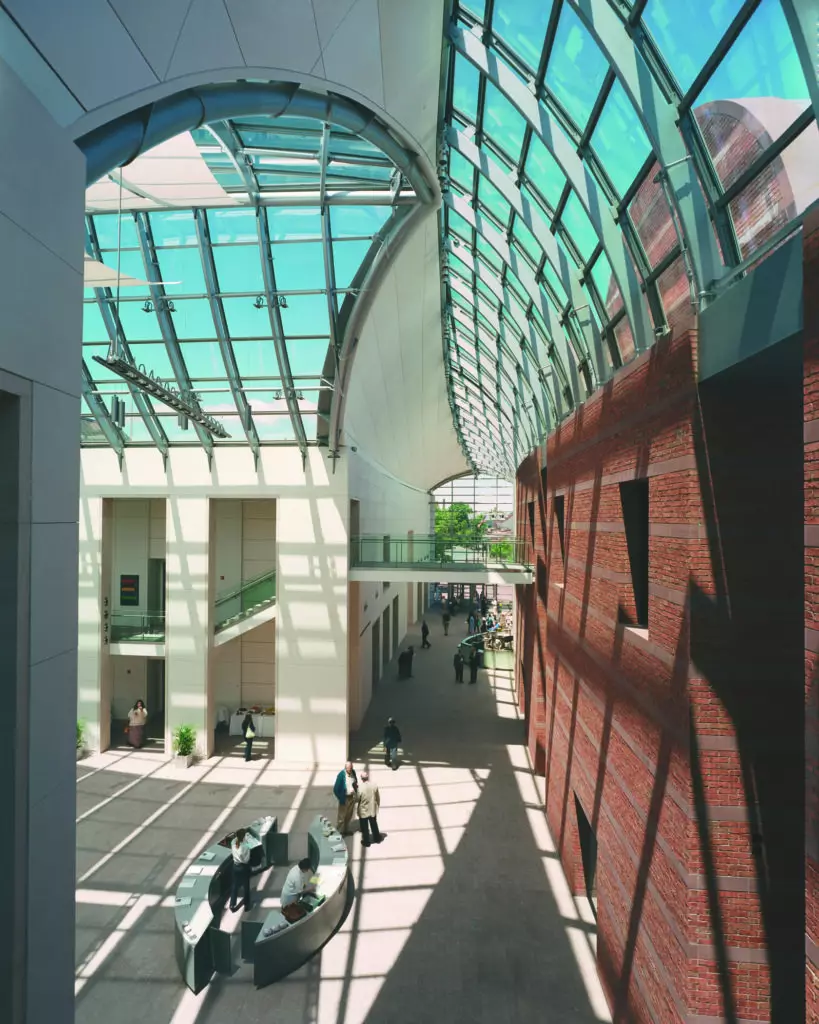 Atrium muzea Peabody Essex. S laskavým svolením Peabody Essex Museum.