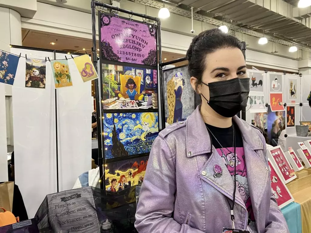 L'artiste Missy Peña au New York Comic Con 2021. Photo de Sarah Cascone.