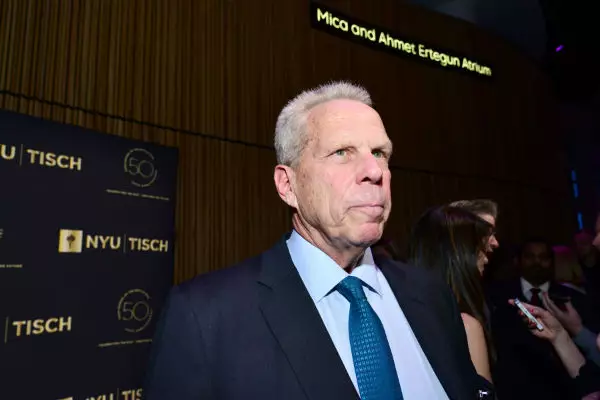 Steve Tisch NYU Tisch Dugsiga Farshaxanka Sannad-guuradii 50-aad ee Gala, U dabaal-degga Hore/Abuuritaanka Mustaqbalka, Abriil 4, 2016. Sawirka: Lahaanshaha Patrick McMullan.