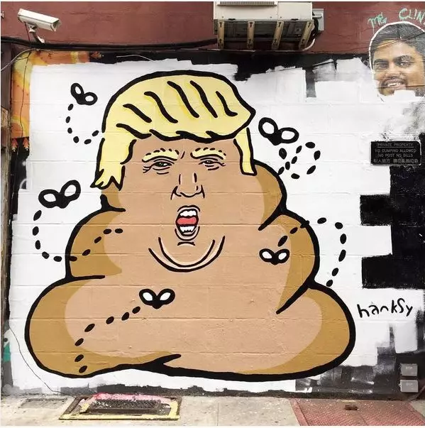 Gatekunstner Hanksys veggmaleri i New York som viser Donald Trump. Bilde via Instagram.