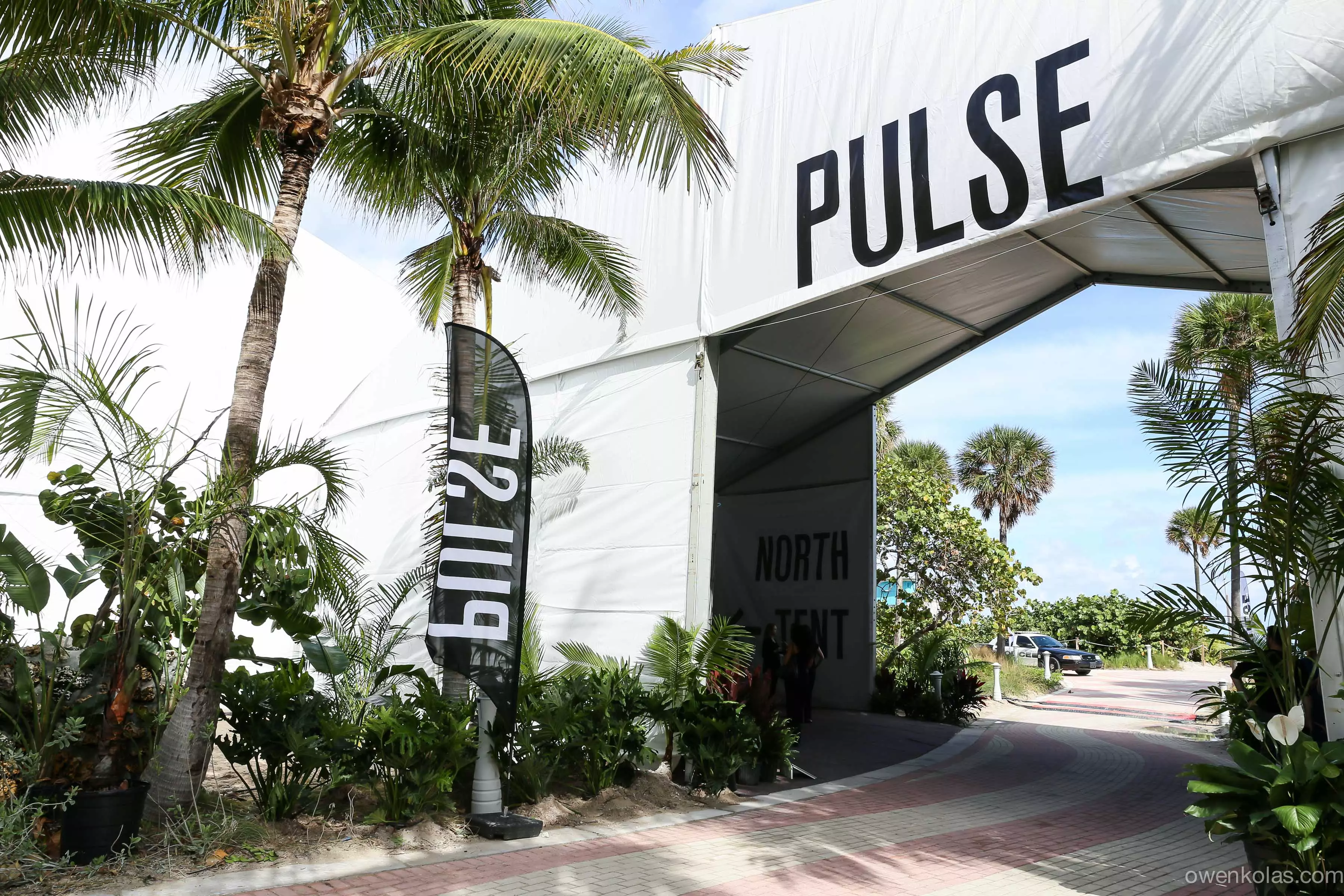 Vstup do PULSE Miami Beach. S láskavým dovolením PULSE.