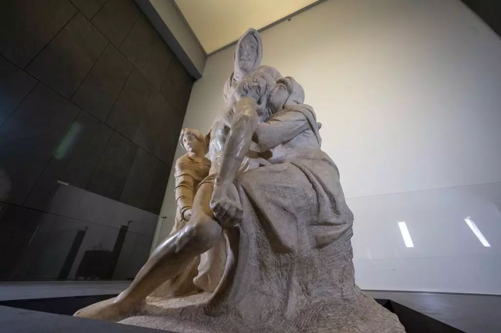 Ginawa ni Michelangelo ang Haunting Pieta na Ito Para sa Sarili Niyang Libingan. Ang mga Conservator ay Ginugol ang Mga Taon sa Maingat na Pagpapanumbalik Nito—Tingnan ang Kanilang Proseso Dito