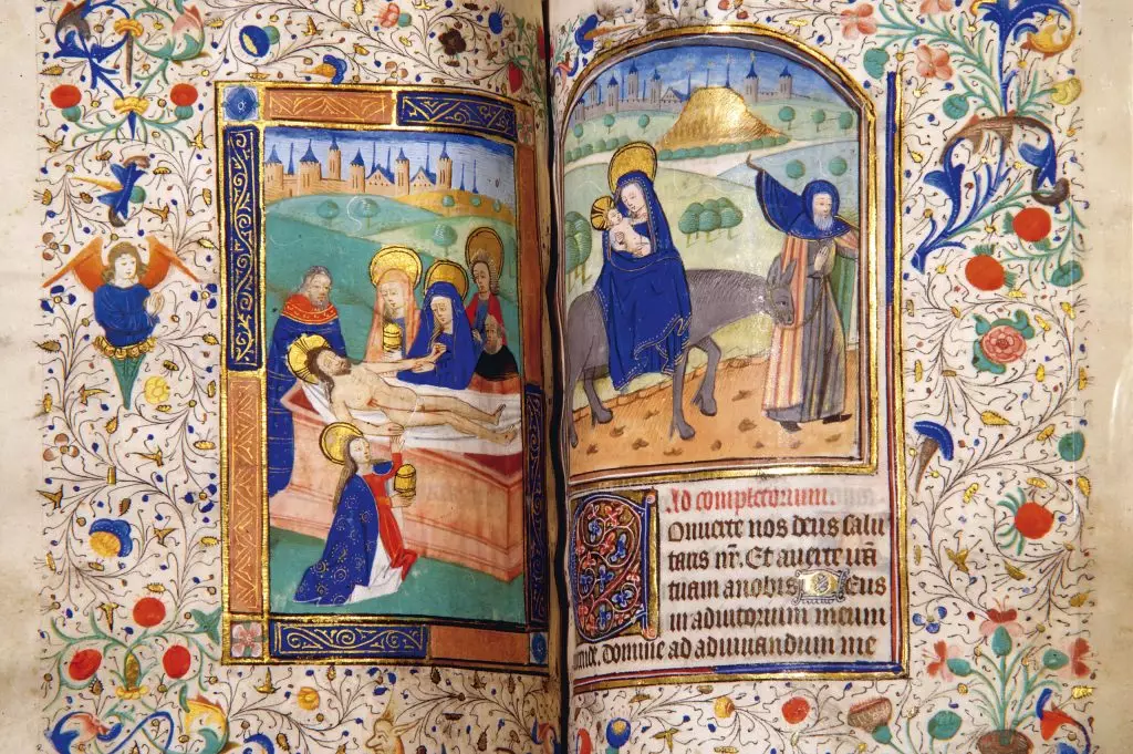 Sự chiếu sáng từ cuốn sách kinh sách của Anne Boleyn’s Book of Hours. Ảnh do Hever Castle & Garden cung cấp.