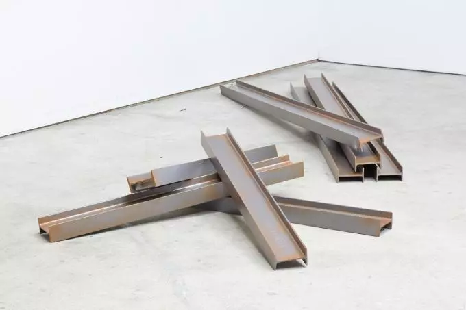 Kaz Oshiro Untitled (Steel Beams) (2016). Ata: Fa'aaloaloga Honor Fraser, Los Angeles.