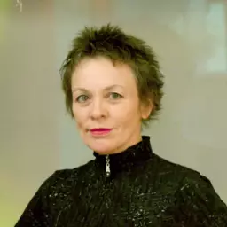 U-Laurie Anderson noLawrence Weiner Bawina Umklomelo Wombusi 26028_2