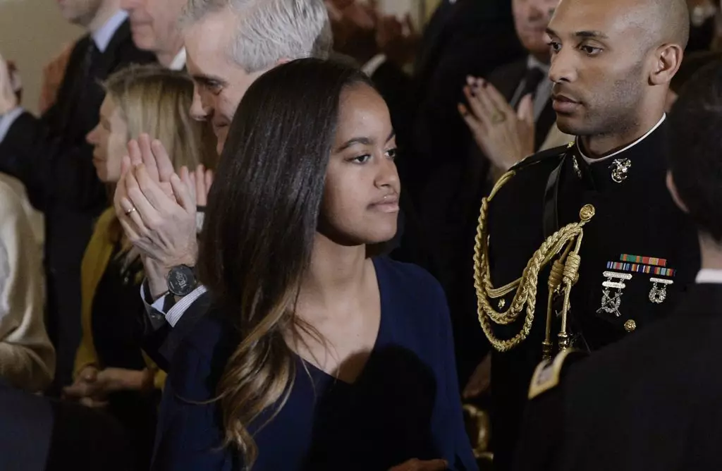 President Obama brengt hulde aan vice-president Biden in de eetzaal van de staat