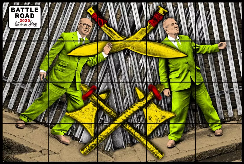 A dupla de arte britânica Gilbert e George estão bebendo champanhe no estúdio e assinando pôsteres para sua próxima exposição de galeria 2619_3