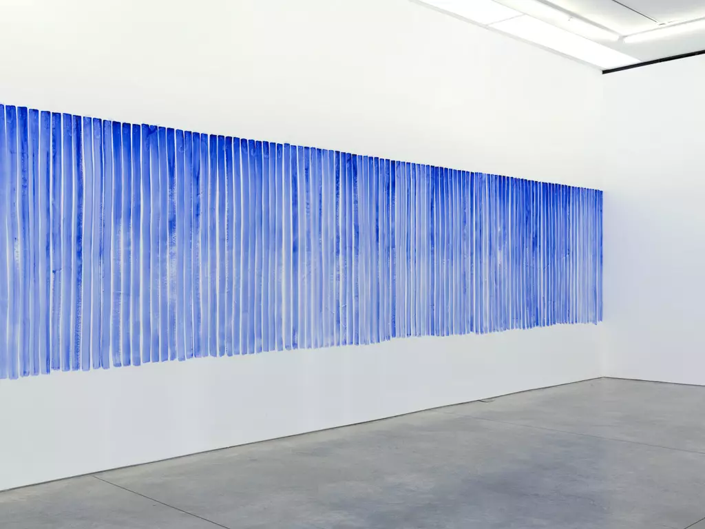 Jeppe Hein Breathing Watercolors (Foto) (2015).Bildo: Ĝentileco 303 Galerio.