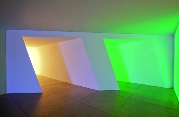 Sărbătorește ziua lui Dan Flavin cu 5 lucrări fluorescente 27308_1