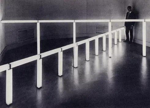 Zöld átkelő zöldek eredeti installációja (Piet Mondriannak, akinek hiányzott a zöld) (1966) a Stedelijk van Abbemuseumban, Eindhoven, Hollandia, Kunst Licht Kunst. Fotó: guggenheim.org