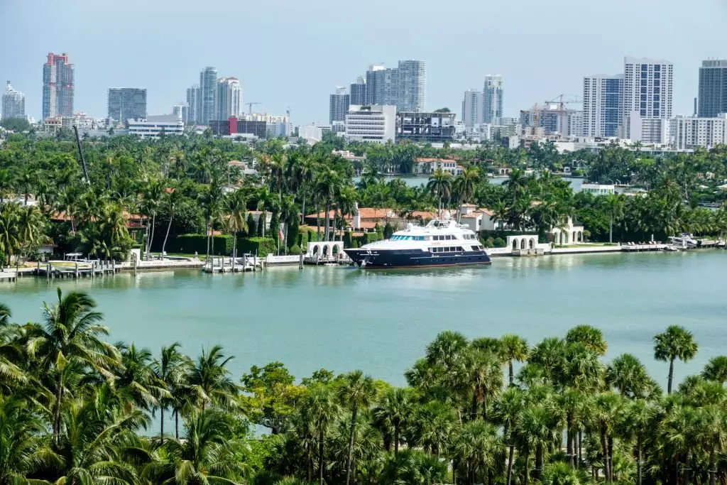 Miami Beach, Biscayne Bay, παραθαλάσσια σπίτια. (Φωτογραφία: Jeffrey Greenberg/Universal Images Group μέσω Getty Images)