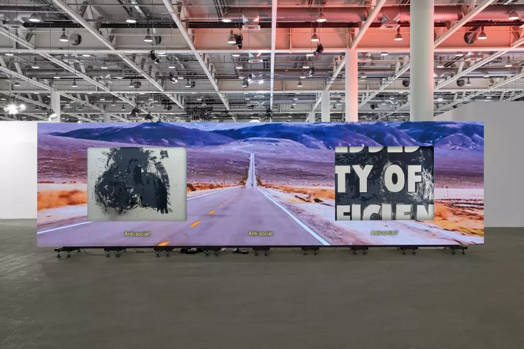 Le 5 opere più sorprendenti ad Art Basel, da un dipinto epico da 750.000 dollari di Meleko Mokgosi a un video low-fi che è diventato virale su TikTok