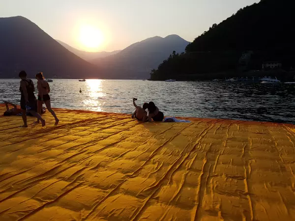 Christo's Floating Piers. Ifoto dukesha Hilda Hoy