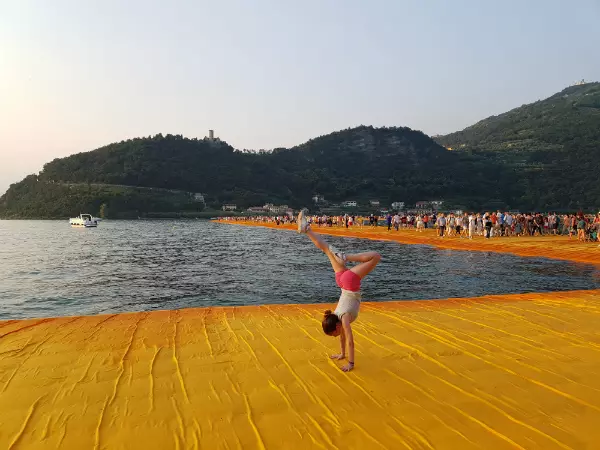 Christo's Floating Piers. Ifoto dukesha Hilda Hoy