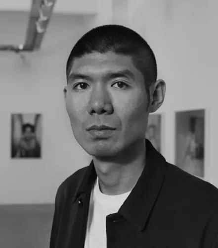 Ang Proocative Chinese Photographer na si Ren Hang ay Patay sa edad na 30