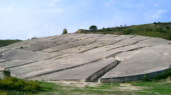 Alberto Burri's Magnum Opus emechaala