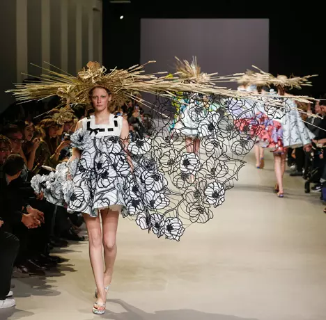 Viktor və Rolf, Bahar 2015 yüksək moda şousu.