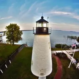 Terry y Belinda Kilby, Concord Point en Havre de Grace, fotografiados por un dron. Foto: Terry y Belinda Kilby, cortesía de Elevated Element.