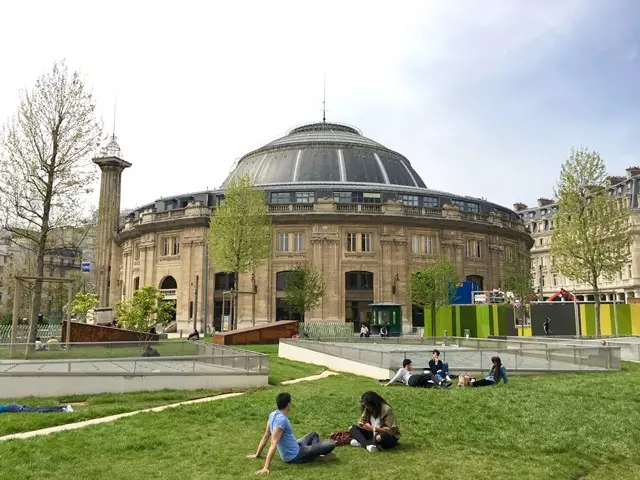 Endine Pariisi börsihoone, kuhu hakkab asuma Pinault’ eramuuseum. Foto on Pariisi linna loal.