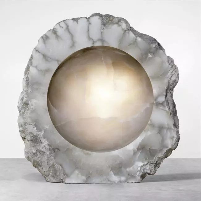 Anish Kapoor, enweghị aha (2003). Foto sitere n'aka Sotheby's.