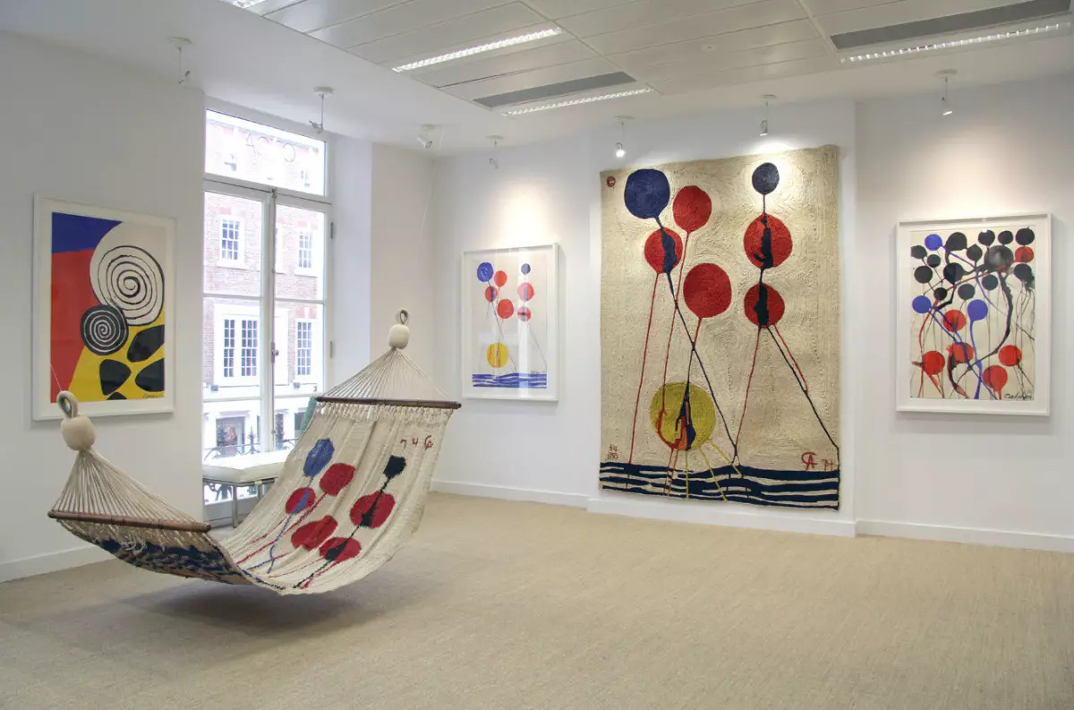 Alexander Calder: Tapestry และมุมมองการติดตั้ง Gouaches ได้รับความอนุเคราะห์จากศิลปะร่วมสมัย Omar Tiroche