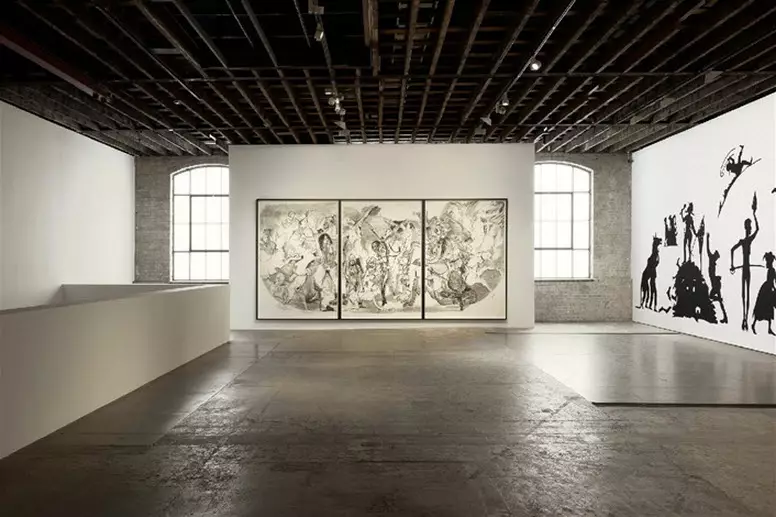 Kara Walker: Téigh go Ifreann nó Atlanta, Cibé a Tagann An Chéad Amharc Suiteáil (2015). Le caoinchead ó Ghailearaí Victoria Miro.