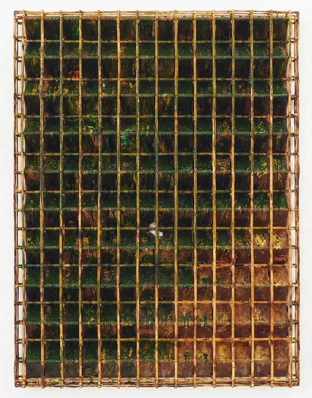 Sopheap Pich, Green Lines in Green Field, 2014, 竹、藤、線、粗麻布、塑料、天然顏料、油畫顏料、蜂蠟、達瑪樹脂、合成樹脂。由紐約 Tyler Rollins Fine Art 提供。