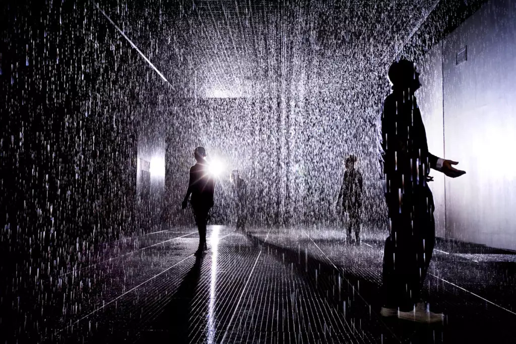 Random International, Rain Room (2012). Φωτογραφία: Felix Clay.