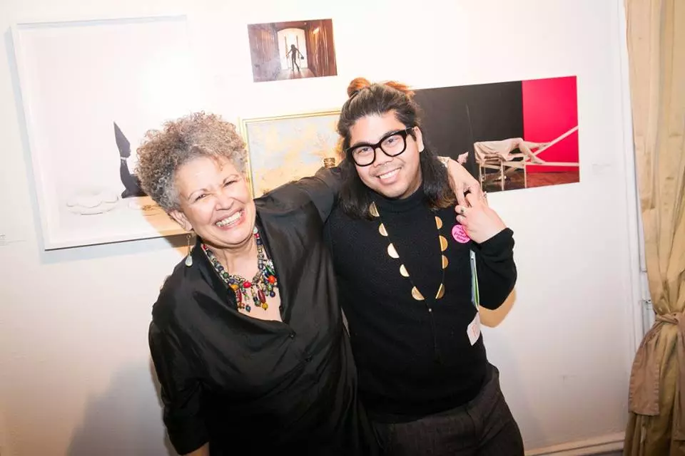 Artista Margaret Rose Vendryes e PJ Gubatina Policarpio no evento beneficente No Longer Empty. Cortesia de No Longer Empty.