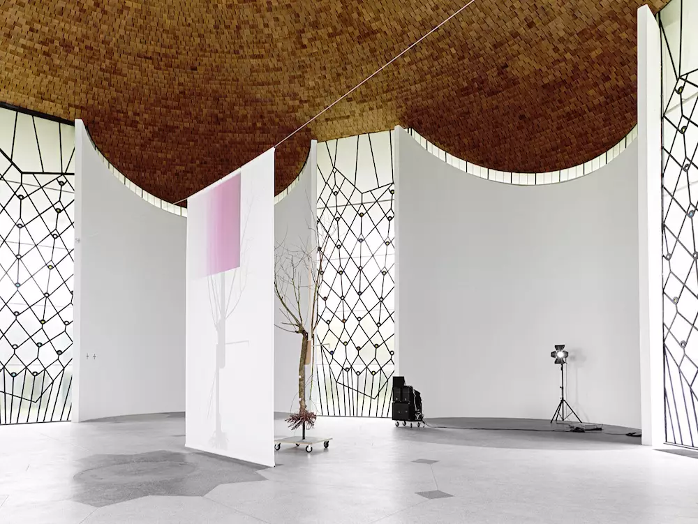 Vista de la instal·lació, Albert Oehlen i Wolfgang Voigt Baum 3 (2015) Foto: Philip Niederlag, Courtesy Jablonka Galerie, Köln