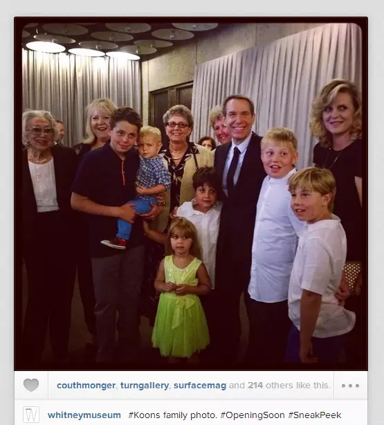 Familia foto de Koons. Foto: Instagram/@whitneymuseum