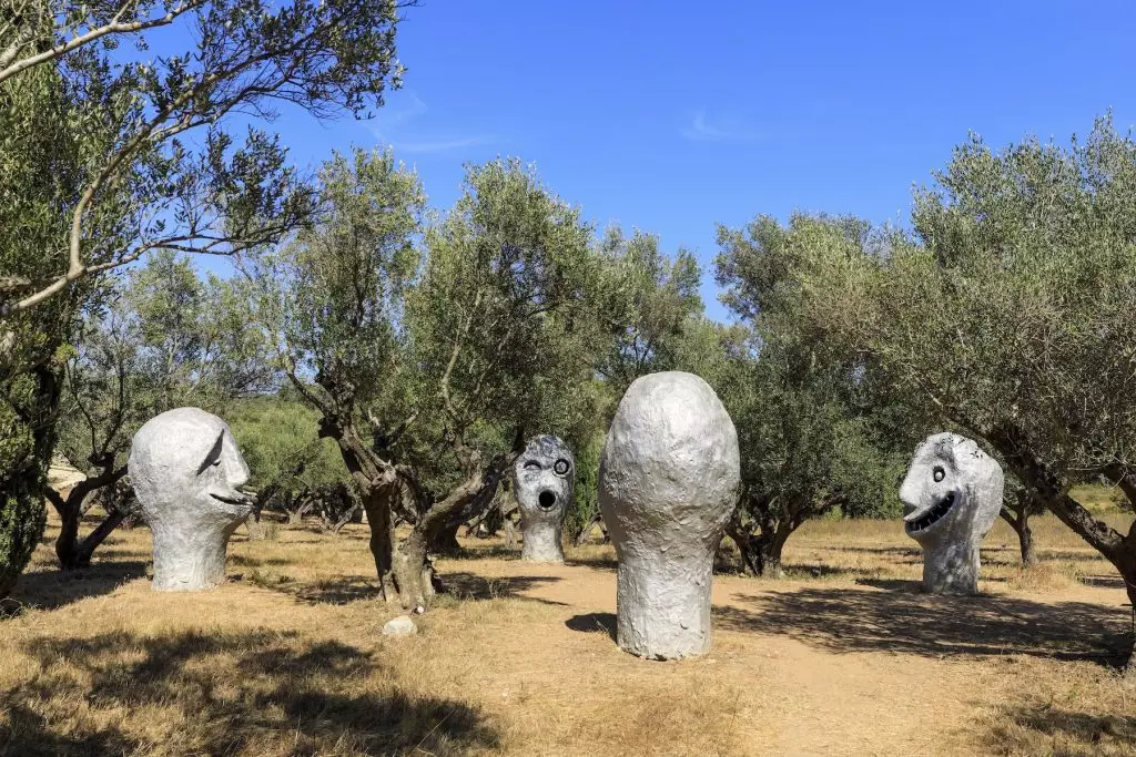 Ugo Rondinone, Vier Jaargetijden (2018). © Fondation Carmignac. Foto: Camille Moirenc.