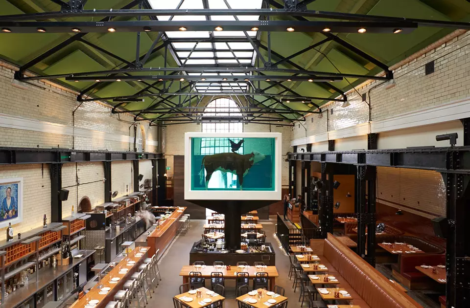 Hirst's Cock and Bull (2012) i Hix's 'Tramshed'-restaurant. Foto: Hix Restaurants