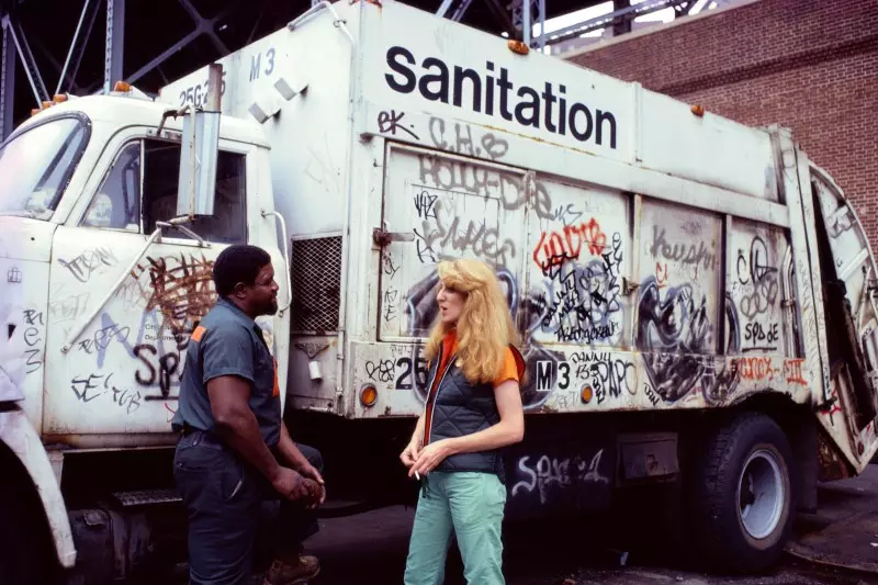 Mierle Laderman Ukeles, Touch Sanitation Performance, 1979-1980. Pilt on tehtud kunstniku ja Ronald Feldmani kaunite kunstide, New Yorgi poolt.