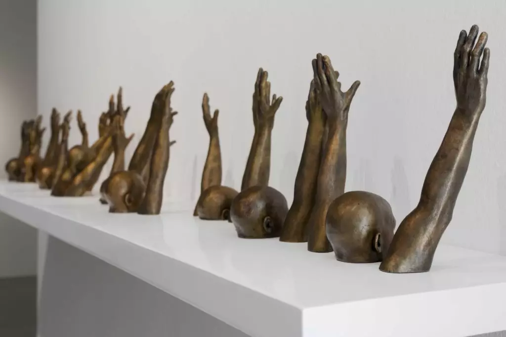 Hank Willis Thomas, Raise Up (2014). Met vergunning van nsuartmuseum.org.