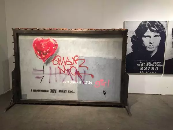 Banksy's Heart Balloon (2013) ĉe Keszler Gallery