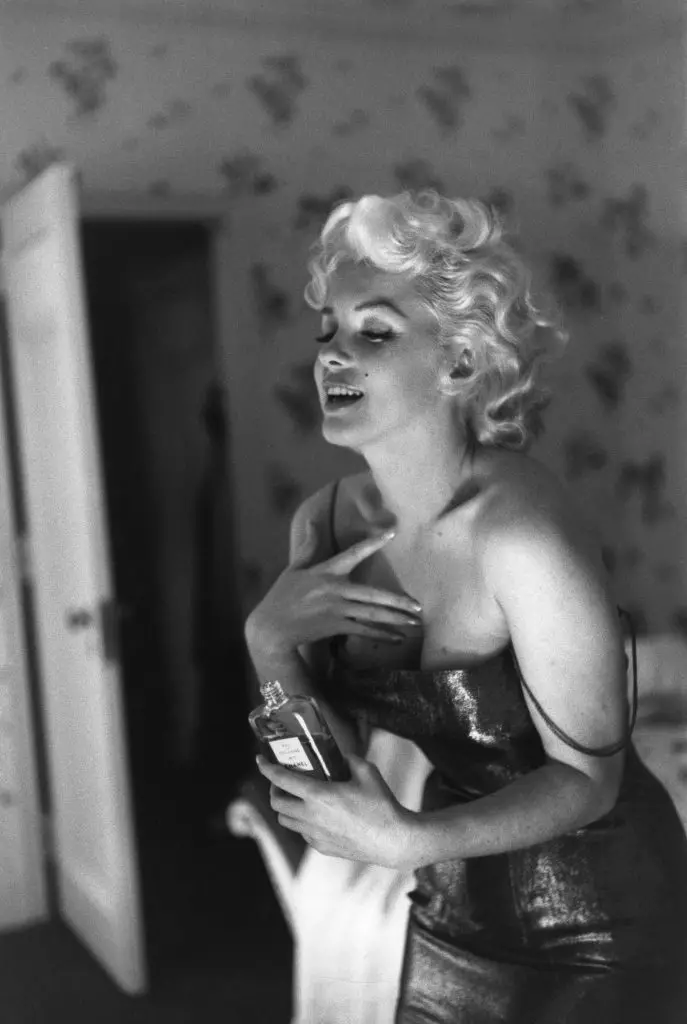 Herečka Marilyn Monroe se chystá jít na hru