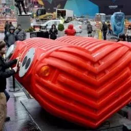 Stereotank, HeartBeat (2015, Times Square, New York. Yees duab: Clint Spaulding, los ntawm Times Square Arts.