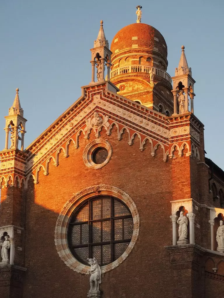 Chiesa della Madonna dell'Orto, Sestiere, Cannaregio, Venice. Veneto. Litrato: Eddy Buttarelli/REDA&CO/Universal Images Group pinaagi sa Getty Images.