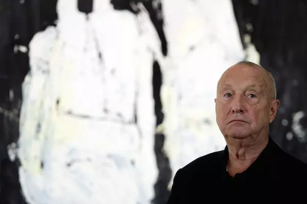 Georg Baselitz hat syn wurken weromlutsen út Dútske musea yn it ljocht fan de plande oanskerping fan de kultuerbeskermingswet. Foto: Arno Burgi fia AFP/Getty Images