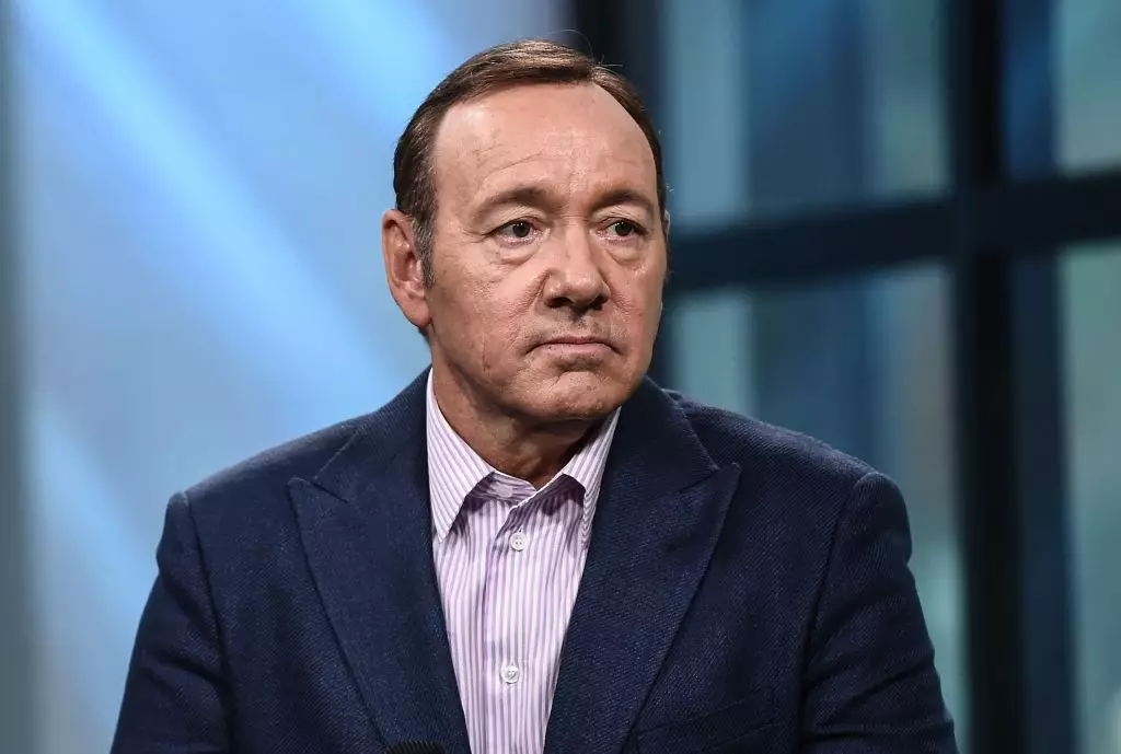 V&A ap fè fas a yon repèkisyon pou planifye pou montre yon pòtrè aktè Ameriken ki wont Kevin Spacey.