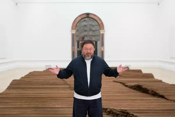 Ai Weiwei Nulis Memoir