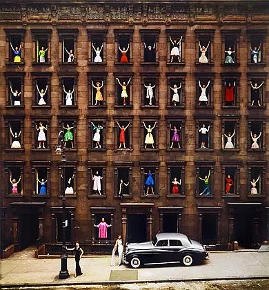 Ormond Gigli, Girls in Windows, New York (1960) Beetles + Huxley-n.