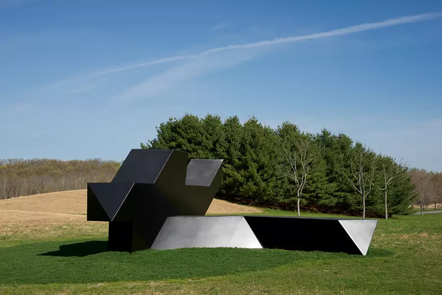 Cuireann Storm King Tony Smith, Louise Nevelson, agus Barnett Newman Pieces leis