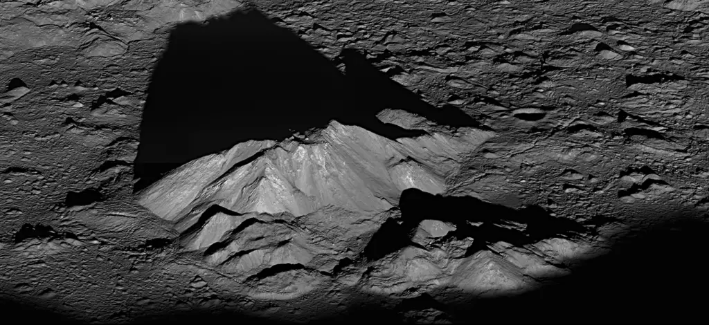 Tycho Central Peak. Wêne: LRO, NASA.